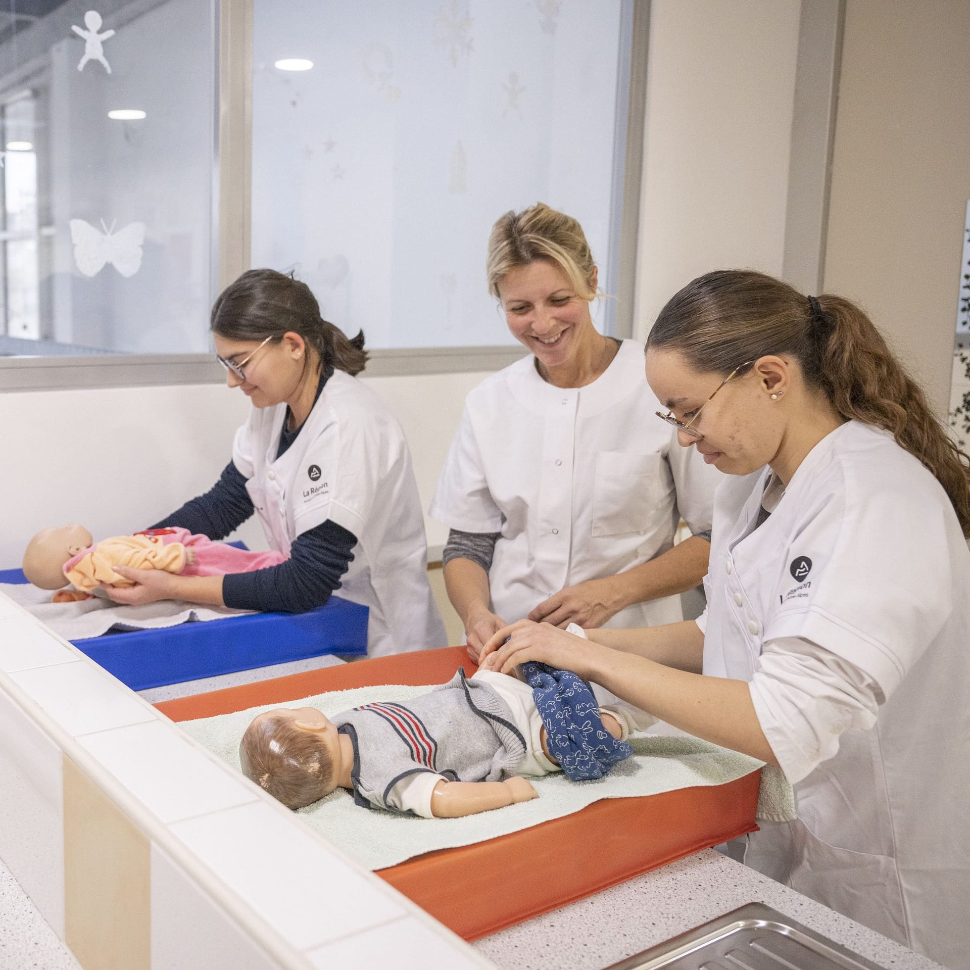 CAP Accompagnant Educatif Petite Enfance (AEPE) - Institut des Métiers